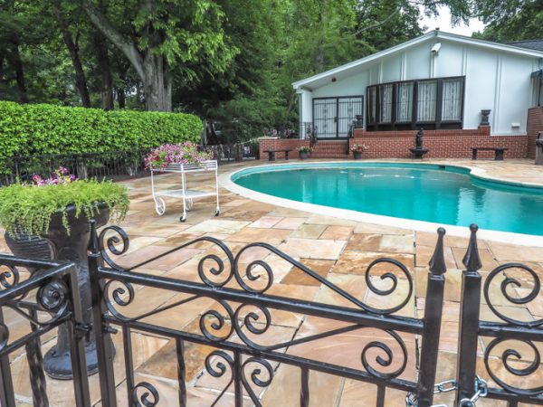 13 Reasons to Visit Graceland Even If You're Not an Elvis Fan