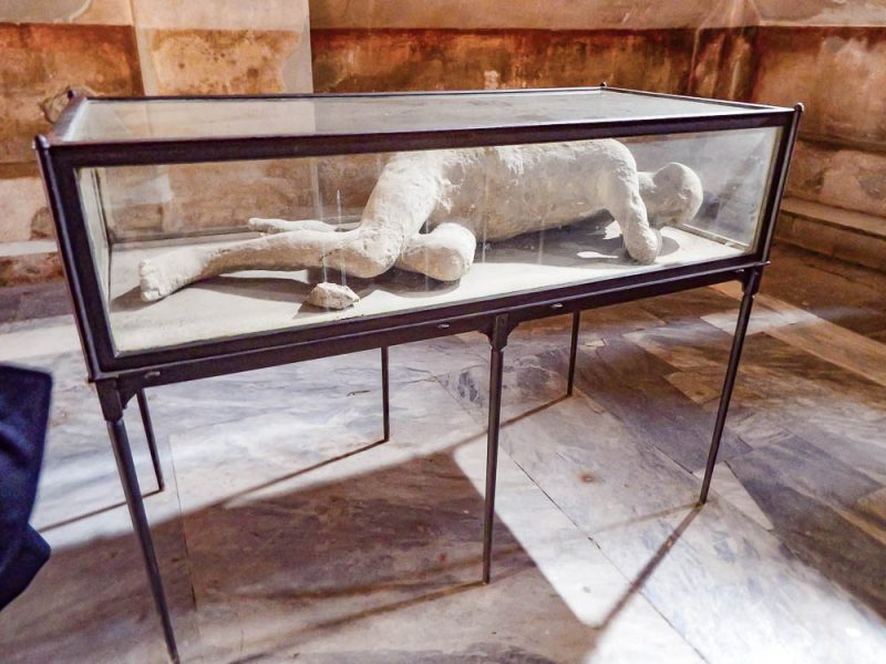 Pompeii vs Herculaneum: How to Decide Which is Best For Your Trip