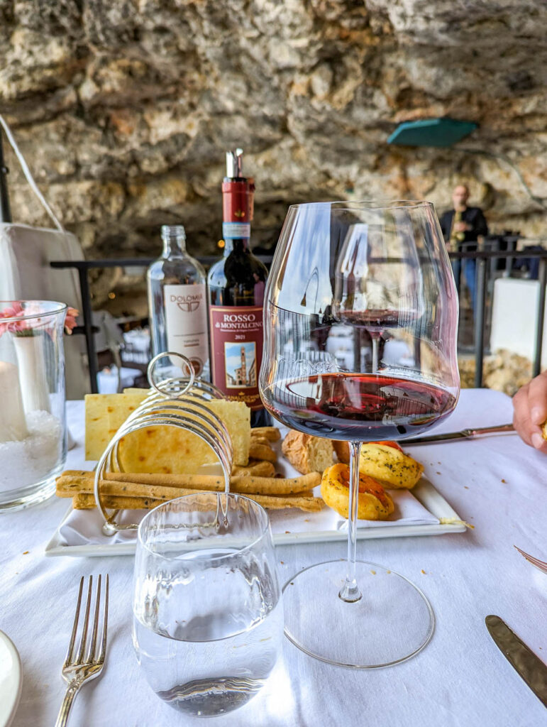 What It’s Like Dining at the Famous Italy Cave Restaurant (Is Grotta ...