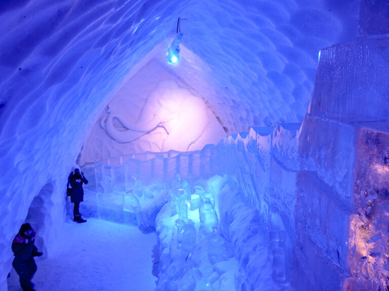 10 Ways You Can Chill Out at the Québec Ice Hotel